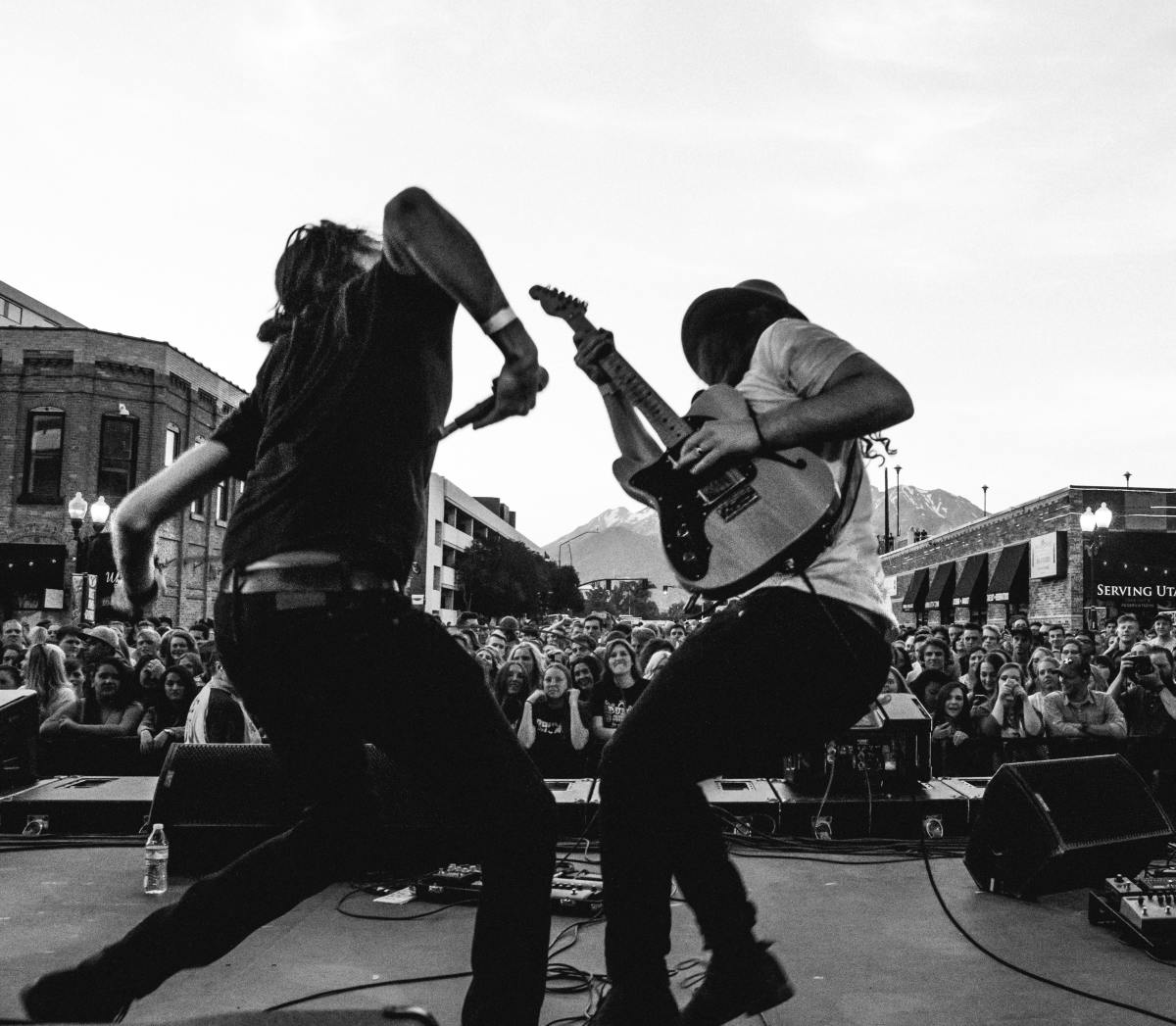 Alternative Rock: Defying Conventionality and Pushing Boundaries in ...