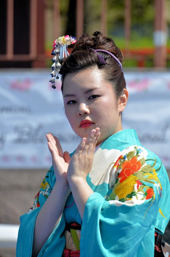 Unveiling the Timeless Beauty of Traditional Japanese Dance – HTT Network